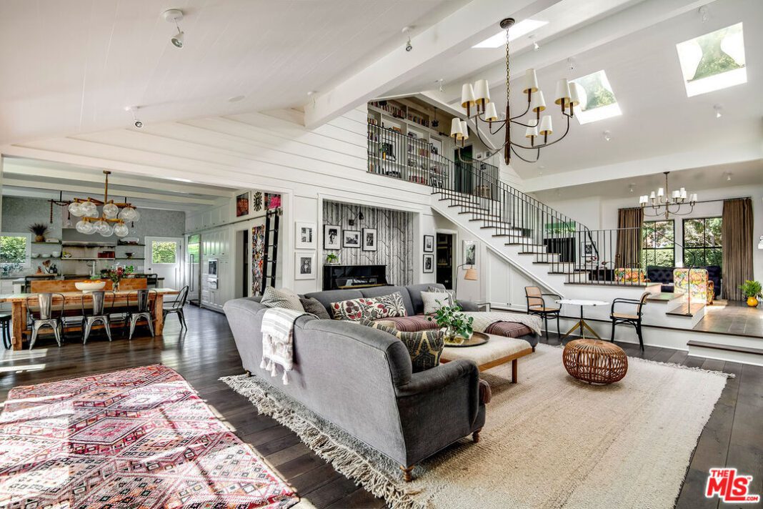 Designer Modern Farmhouse With Unique Interior Wows in Sherman Oaks ...