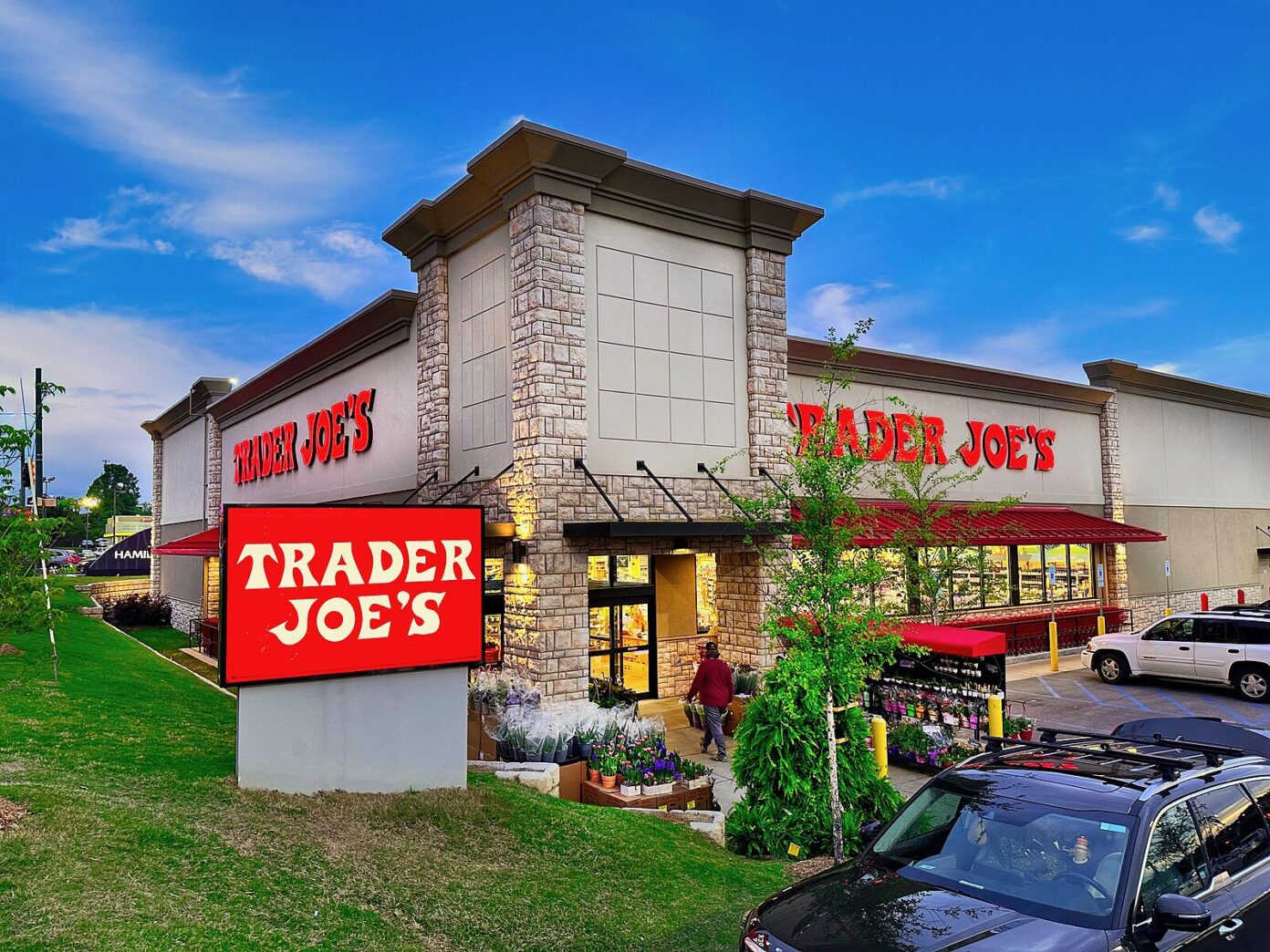 Trader Joe's Announces Major Expansion in the San Fernando Valley - LA Digs
