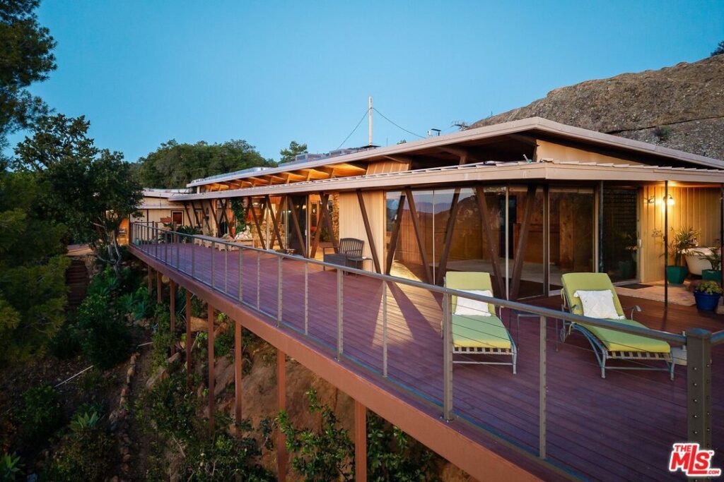 Harry Gesner’s Cliffside "Condor Craig" Hits the Calabasas Market - LA Digs